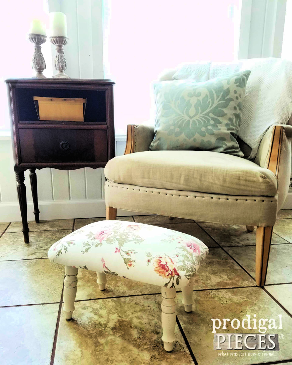 25 DIY Footrest Ideas - Free DIY Footstool Plans - Pallet Ideas